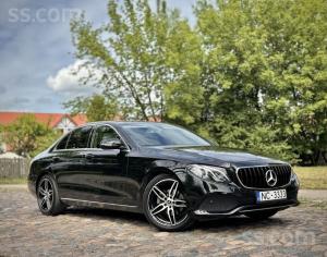 Черный Мерседес E 220 2017 в Елгава, объемом двигателя 2.00 л и пробегом 0 тыс. км за 20000 €, фото  на AUTOMOTO.COM.LV