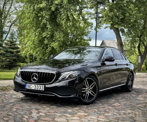 Black Mercedes-Benz E 220 2017 in Jelgava, with an engine capacity of 2.00 L and mileage of 0 thousand km for 20000 €, photo 2 on AUTOMOTO.COM.LV
