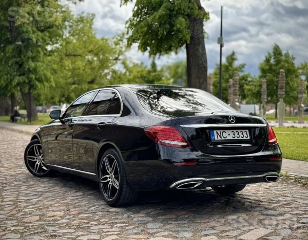 Black Mercedes-Benz E 220 2017 in Jelgava, with an engine capacity of 2.00 L and mileage of 0 thousand km for 20000 €, photo 4 on AUTOMOTO.COM.LV