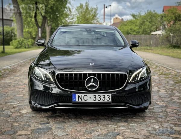Black Mercedes-Benz E 220 2017 in Jelgava, with an engine capacity of 2.00 L and mileage of 0 thousand km for 20000 €, photo 5 on AUTOMOTO.COM.LV