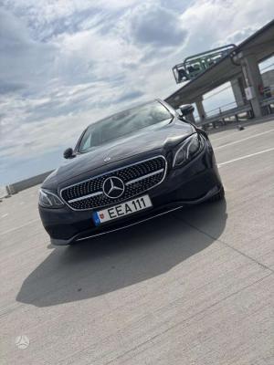 Черный Мерседес E 220 2017 в Вильнюс, объемом двигателя 1.95 л и пробегом 281 тыс. км за 17999 €, фото 3 на AUTOMOTO.COM.LV