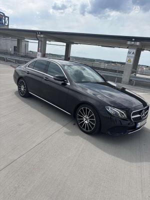 Черный Мерседес E 220 2017 в Вильнюс, объемом двигателя 1.95 л и пробегом 281 тыс. км за 17999 €, фото 8 на AUTOMOTO.COM.LV