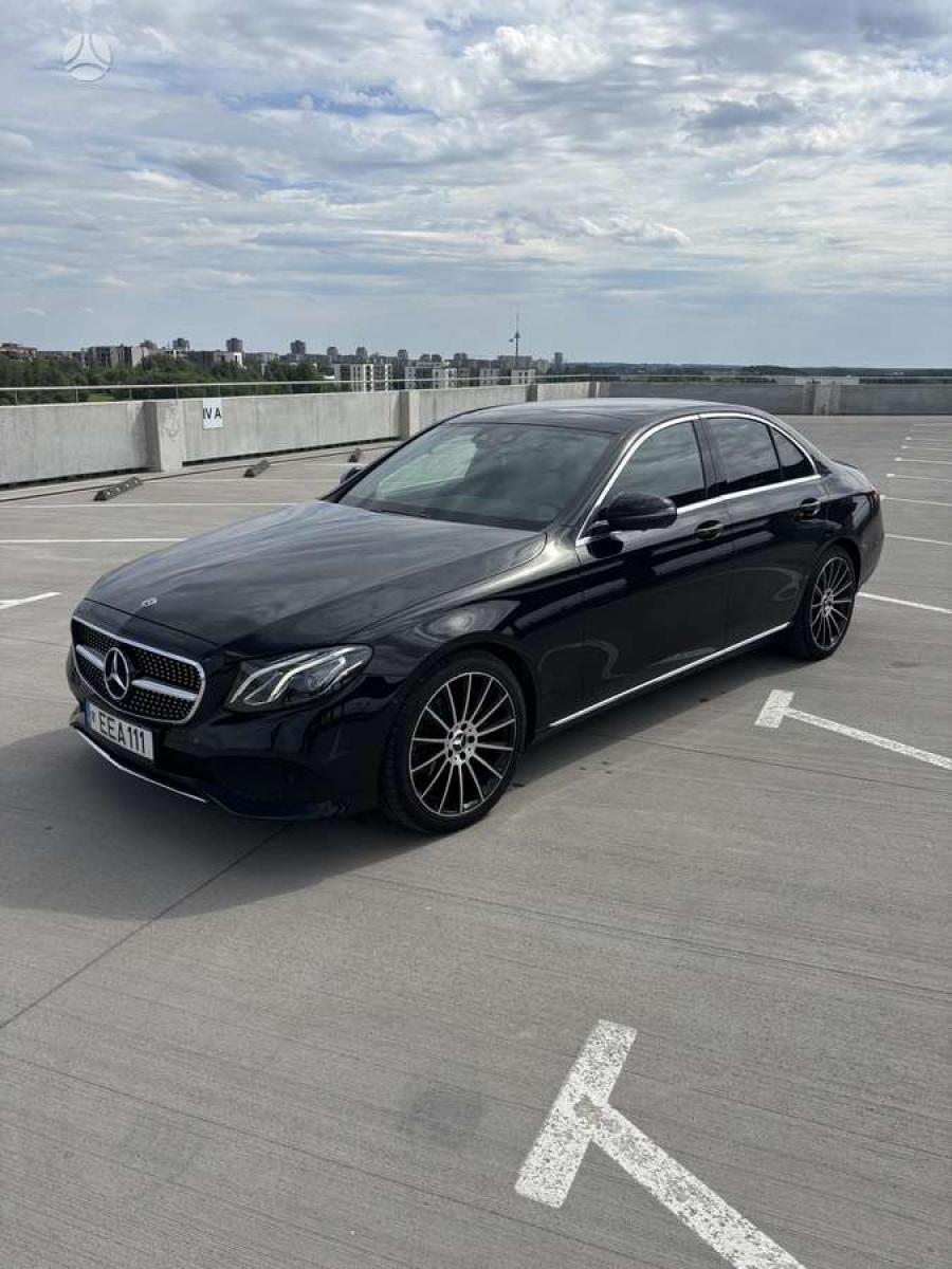 Черный Мерседес E 220 2017 в Вильнюс, объемом двигателя 1.95 л и пробегом 281 тыс. км за 17999 €, фото 9 на AUTOMOTO.COM.LV