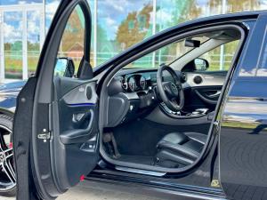 Black Mercedes-Benz E 220 2017 in Riga, with an engine capacity of 2.00 L and mileage of 199 thousand km for 17490 €, photo 8 on AUTOMOTO.COM.LV