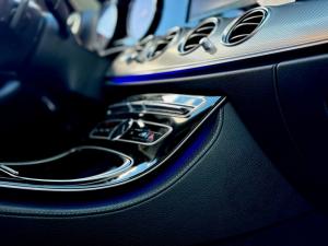 Black Mercedes-Benz E 220 2017 in Riga, with an engine capacity of 2.00 L and mileage of 199 thousand km for 17490 €, photo 11 on AUTOMOTO.COM.LV