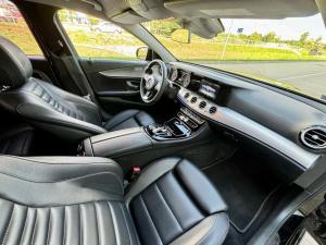 Black Mercedes-Benz E 220 2017 in Riga, with an engine capacity of 2.00 L and mileage of 199 thousand km for 17490 €, photo 13 on AUTOMOTO.COM.LV