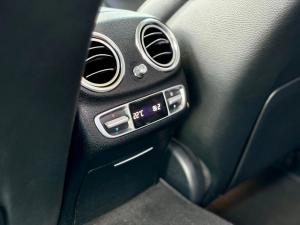 Black Mercedes-Benz E 220 2017 in Riga, with an engine capacity of 2.00 L and mileage of 199 thousand km for 17490 €, photo 19 on AUTOMOTO.COM.LV