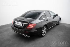 Black Mercedes-Benz E 220 2017 in Tallinn, with an engine capacity of 2.00 L and mileage of 260 thousand km for 16999 €, photo 6 on AUTOMOTO.COM.LV