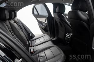 Black Mercedes-Benz E 220 2017 in Tallinn, with an engine capacity of 2.00 L and mileage of 260 thousand km for 16999 €, photo 11 on AUTOMOTO.COM.LV