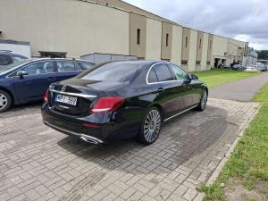 Черный Мерседес E 220 2017 в Вильнюс, объемом двигателя 1.95 л и пробегом 169 тыс. км за 22000 €, фото 3 на AUTOMOTO.COM.LV