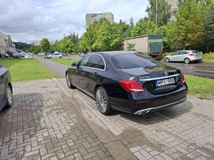 Черный Мерседес E 220 2017 в Вильнюс, объемом двигателя 1.95 л и пробегом 169 тыс. км за 22000 €, фото 5 на AUTOMOTO.COM.LV