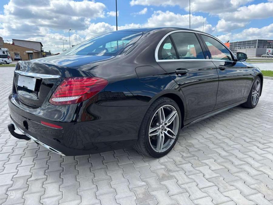 Черный Мерседес E 220 2017 в Таураге, объемом двигателя 1.95 л и пробегом 289 тыс. км за 17300 €, фото 4 на AUTOMOTO.COM.LV