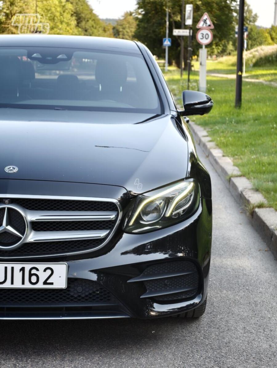Black Mercedes-Benz E 220 2017 in Vilnius, with an engine capacity of 2.00 L and mileage of 273 thousand km for 23000 €, photo 5 on AUTOMOTO.COM.LV