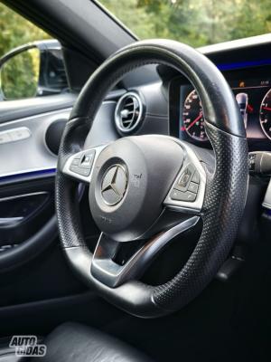 Black Mercedes-Benz E 220 2017 in Vilnius, with an engine capacity of 2.00 L and mileage of 273 thousand km for 23000 €, photo 11 on AUTOMOTO.COM.LV