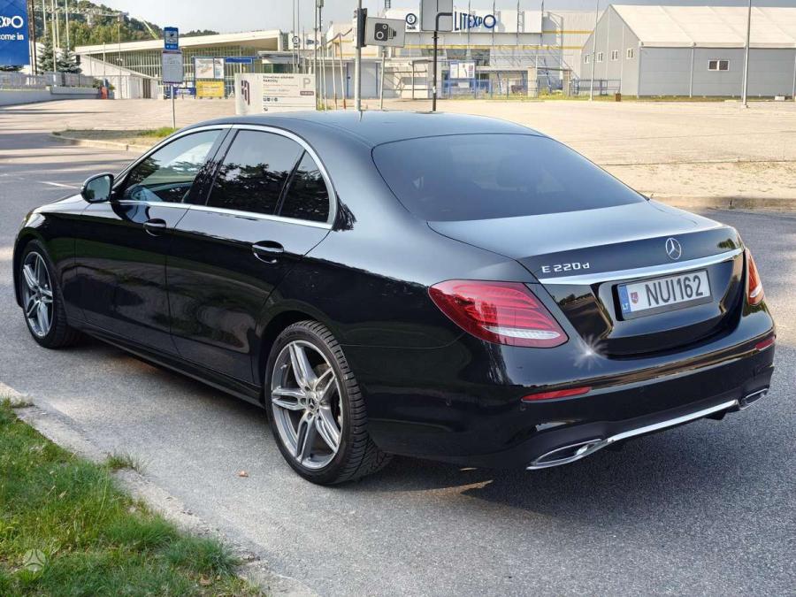 Melns Mercedes-Benz E 220 2017 Viļņa, ar dzinēja tilpumu 1.95 L un nobraukumu 273 tūkst. km par 23000 €, foto 5 vietnē AUTOMOTO.COM.LV