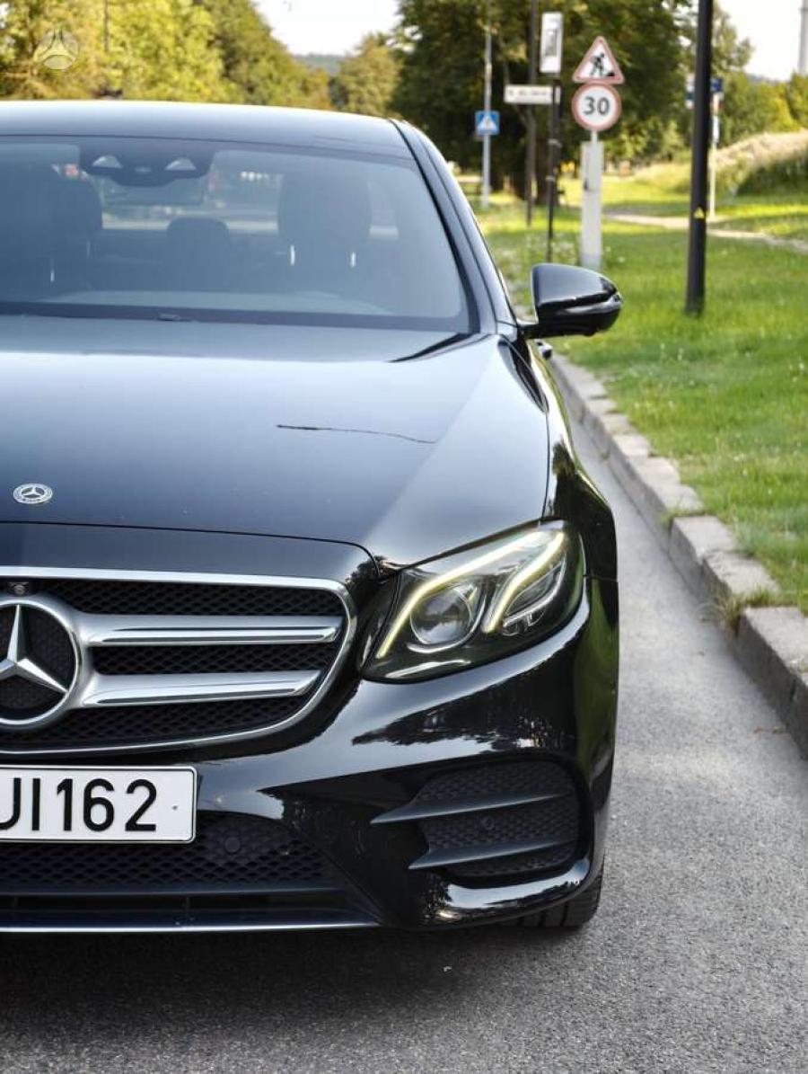 Melns Mercedes-Benz E 220 2017 Viļņa, ar dzinēja tilpumu 1.95 L un nobraukumu 273 tūkst. km par 23000 €, foto 7 vietnē AUTOMOTO.COM.LV