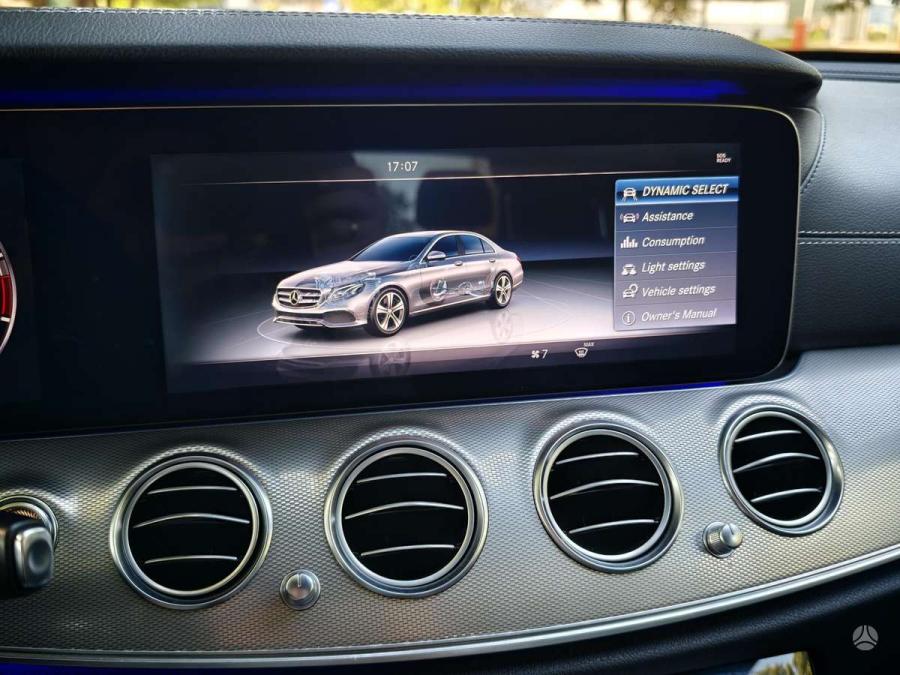 Melns Mercedes-Benz E 220 2017 Viļņa, ar dzinēja tilpumu 1.95 L un nobraukumu 273 tūkst. km par 23000 €, foto 12 vietnē AUTOMOTO.COM.LV