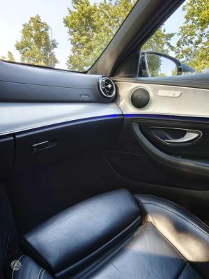 Melns Mercedes-Benz E 220 2017 Viļņa, ar dzinēja tilpumu 1.95 L un nobraukumu 273 tūkst. km par 23000 €, foto 14 vietnē AUTOMOTO.COM.LV