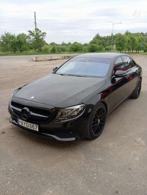 Черный Мерседес E 220 2017 в Кедайняй, объемом двигателя 1.95 л и пробегом 215 тыс. км за 18999 €, фото 3 на AUTOMOTO.COM.LV