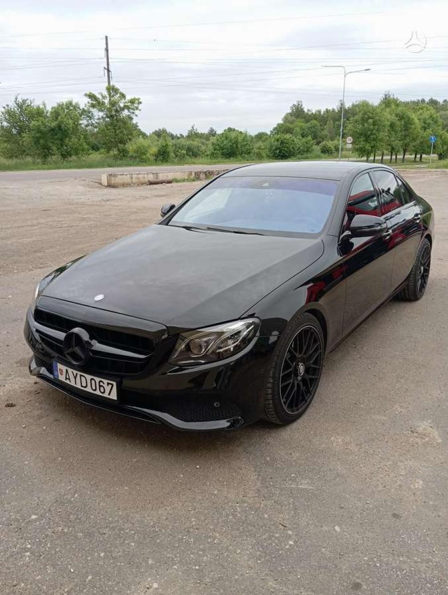 Черный Мерседес E 220 2017 в Кедайняй, объемом двигателя 1.95 л и пробегом 215 тыс. км за 18999 €, фото 3 на AUTOMOTO.COM.LV