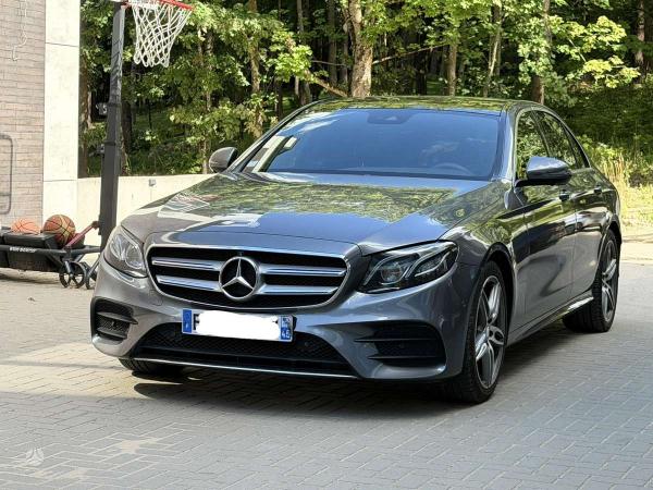 Black Mercedes-Benz E 220 2017 in Vilnius, with an engine capacity of 1.95 L and mileage of 248 thousand km for 19350 €, photo 1 on AUTOMOTO.COM.LV