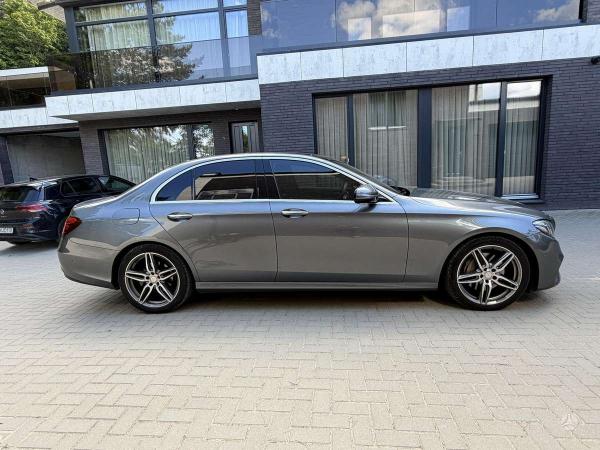 Black Mercedes-Benz E 220 2017 in Vilnius, with an engine capacity of 1.95 L and mileage of 248 thousand km for 19350 €, photo 5 on AUTOMOTO.COM.LV