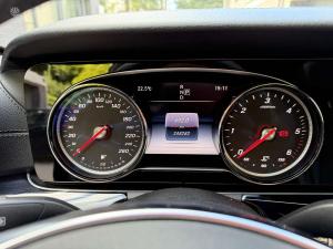 Black Mercedes-Benz E 220 2017 in Vilnius, with an engine capacity of 1.95 L and mileage of 248 thousand km for 19350 €, photo 10 on AUTOMOTO.COM.LV