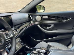 Black Mercedes-Benz E 220 2017 in Vilnius, with an engine capacity of 1.95 L and mileage of 248 thousand km for 19350 €, photo 13 on AUTOMOTO.COM.LV