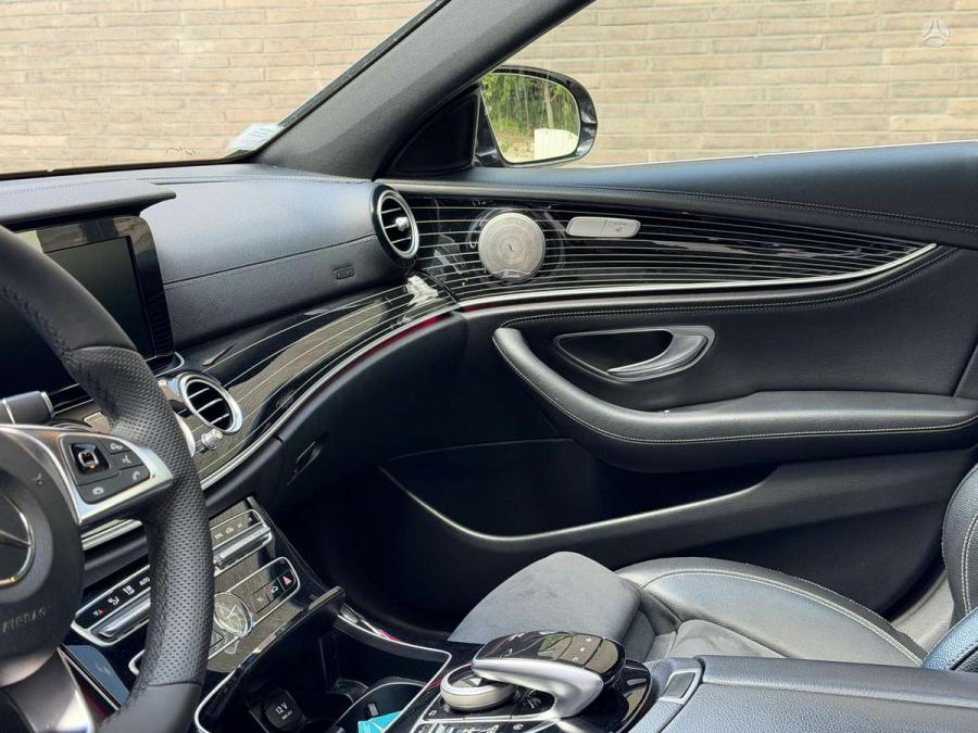 Black Mercedes-Benz E 220 2017 in Vilnius, with an engine capacity of 1.95 L and mileage of 248 thousand km for 19350 €, photo 13 on AUTOMOTO.COM.LV