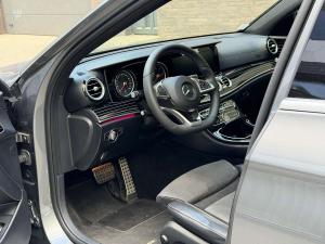 Black Mercedes-Benz E 220 2017 in Vilnius, with an engine capacity of 1.95 L and mileage of 248 thousand km for 19350 €, photo 14 on AUTOMOTO.COM.LV