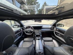 Black Mercedes-Benz E 220 2017 in Vilnius, with an engine capacity of 1.95 L and mileage of 248 thousand km for 19350 €, photo 16 on AUTOMOTO.COM.LV