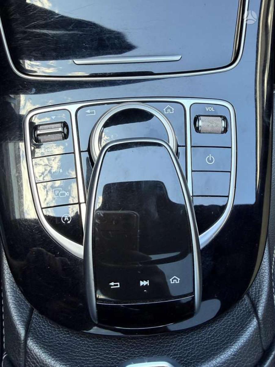 Black Mercedes-Benz E 220 2017 in Vilnius, with an engine capacity of 1.95 L and mileage of 248 thousand km for 19350 €, photo 24 on AUTOMOTO.COM.LV