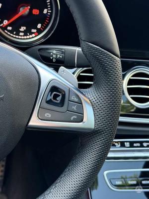 Black Mercedes-Benz E 220 2017 in Vilnius, with an engine capacity of 1.95 L and mileage of 248 thousand km for 19350 €, photo 25 on AUTOMOTO.COM.LV