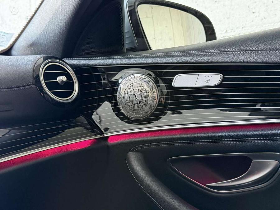 Black Mercedes-Benz E 220 2017 in Vilnius, with an engine capacity of 1.95 L and mileage of 248 thousand km for 19350 €, photo 26 on AUTOMOTO.COM.LV