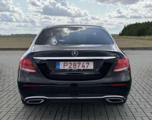 Black Mercedes-Benz E 220 2017 in Raseiniai, with an engine capacity of 1.95 L and mileage of 303 thousand km for 15850 €, photo 8 on AUTOMOTO.COM.LV