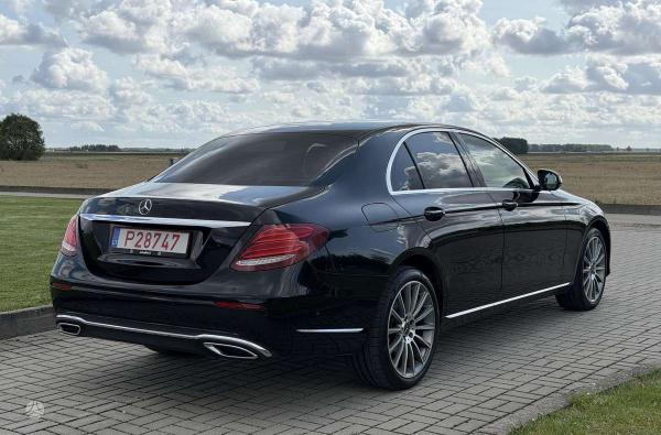 Черный Мерседес E 220 2017 в Расейняй, объемом двигателя 1.95 л и пробегом 303 тыс. км за 15850 €, фото 8 на AUTOMOTO.COM.LV