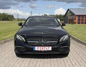 Black Mercedes-Benz E 220 2017 in Raseiniai, with an engine capacity of 1.95 L and mileage of 303 thousand km for 15850 €, photo 12 on AUTOMOTO.COM.LV