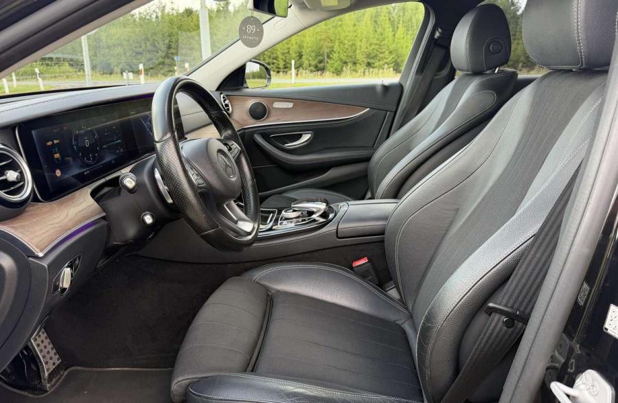 Black Mercedes-Benz E 220 2017 in Raseiniai, with an engine capacity of 1.95 L and mileage of 303 thousand km for 15850 €, photo 14 on AUTOMOTO.COM.LV