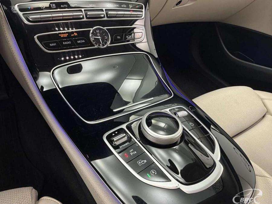 Черный Мерседес E 220 2017 в Вильнюс, объемом двигателя 1.95 л и пробегом 177 тыс. км за 21999 €, фото 27 на AUTOMOTO.COM.LV