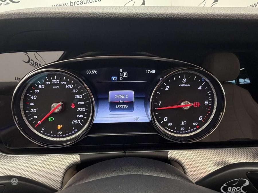 Черный Мерседес E 220 2017 в Вильнюс, объемом двигателя 1.95 л и пробегом 177 тыс. км за 21999 €, фото 32 на AUTOMOTO.COM.LV