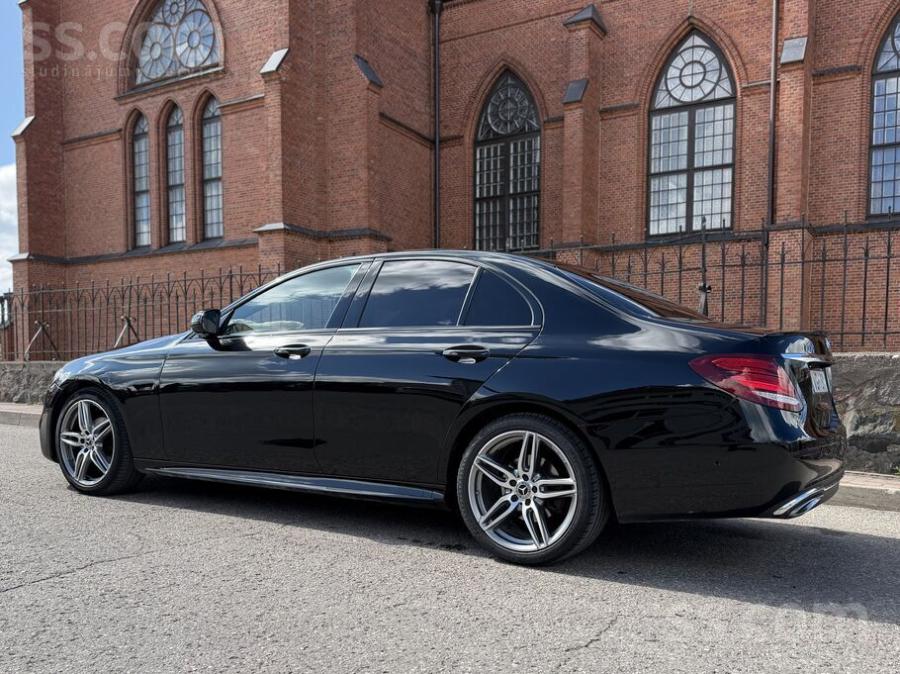 Melns Mercedes-Benz E 220 2017 Rēzekne, ar dzinēja tilpumu 2.00 L un nobraukumu 306 tūkst. km par 17500 €, foto 5 vietnē AUTOMOTO.COM.LV
