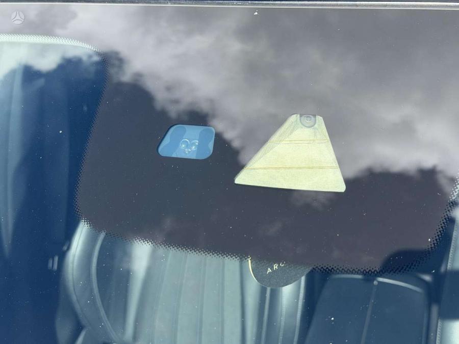 Black Mercedes-Benz E 220 2017 in Raseiniai, with an engine capacity of 1.95 L and mileage of 303 thousand km for 15450 €, photo 32 on AUTOMOTO.COM.LV