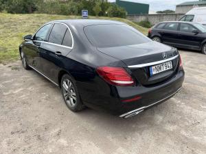 Black Mercedes-Benz E 220 2017 in Kaunas, with an engine capacity of 1.95 L and mileage of 293 thousand km for 7900 €, photo 8 on AUTOMOTO.COM.LV