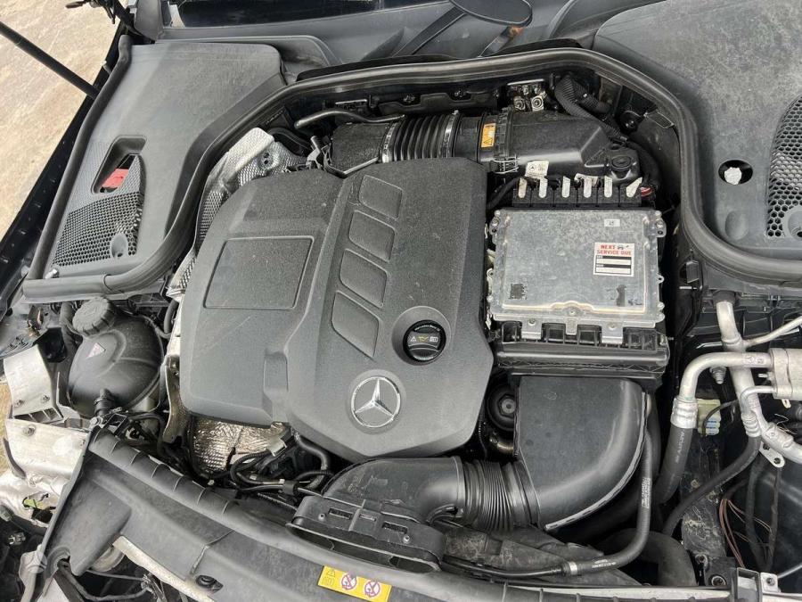 Black Mercedes-Benz E 220 2017 in Kaunas, with an engine capacity of 1.95 L and mileage of 293 thousand km for 7900 €, photo 14 on AUTOMOTO.COM.LV