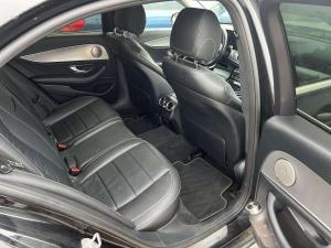 Black Mercedes-Benz E 220 2017 in Kaunas, with an engine capacity of 1.95 L and mileage of 293 thousand km for 7900 €, photo 17 on AUTOMOTO.COM.LV