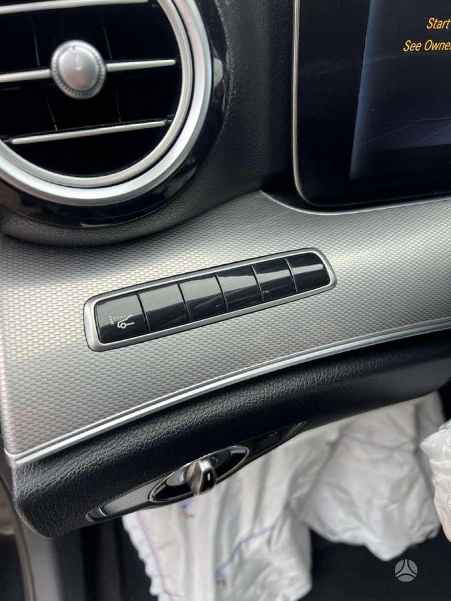 Black Mercedes-Benz E 220 2017 in Kaunas, with an engine capacity of 1.95 L and mileage of 293 thousand km for 7900 €, photo 20 on AUTOMOTO.COM.LV
