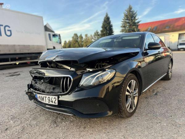 Черный Мерседес E 220 2017 в Каунас, объемом двигателя 1.95 л и пробегом 293 тыс. км за 7950 €, фото 6 на AUTOMOTO.COM.LV