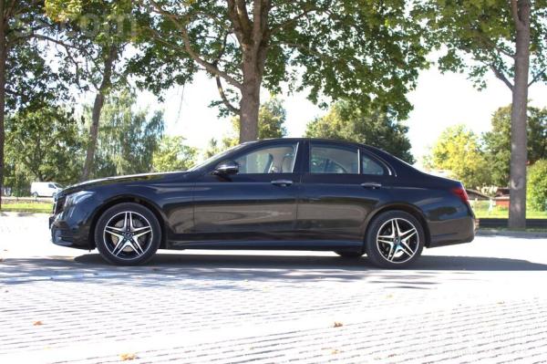 Black Mercedes-Benz E 220 2017 in Cesis, with an engine capacity of 2.00 L and mileage of 212 thousand km for 25000 €, photo 3 on AUTOMOTO.COM.LV