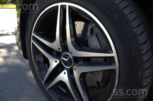 Black Mercedes-Benz E 220 2017 in Cesis, with an engine capacity of 2.00 L and mileage of 212 thousand km for 25000 €, photo 7 on AUTOMOTO.COM.LV