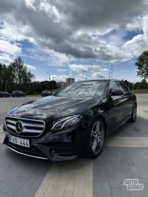 Black Mercedes-Benz E 220 2018 in Kaunas, with an engine capacity of 2.00 L and mileage of 346 thousand km for 21000 €, photo 2 on AUTOMOTO.COM.LV